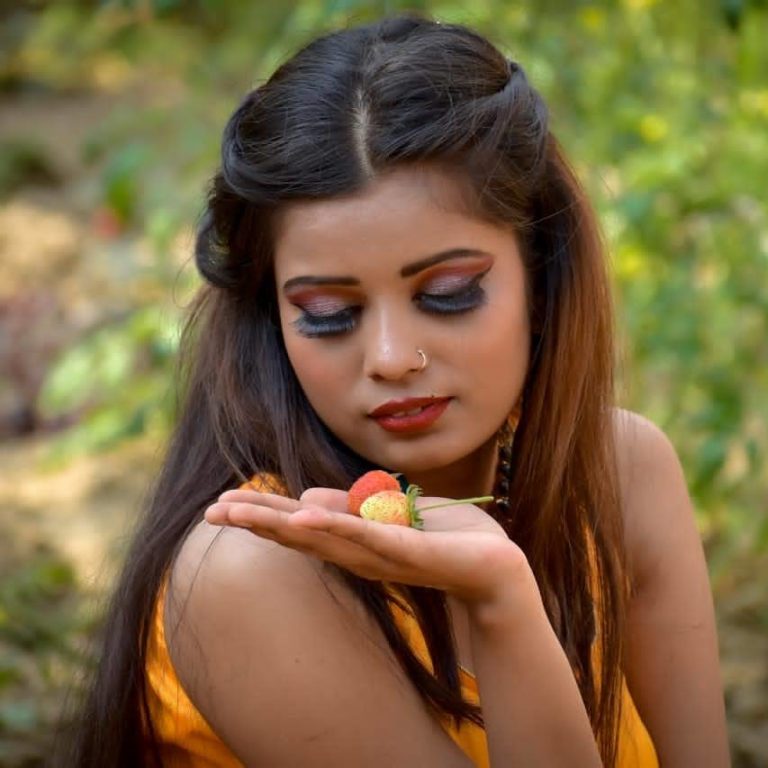 Akansha Verma Height, Weight, Age, Husband, Biography & More - Follow News